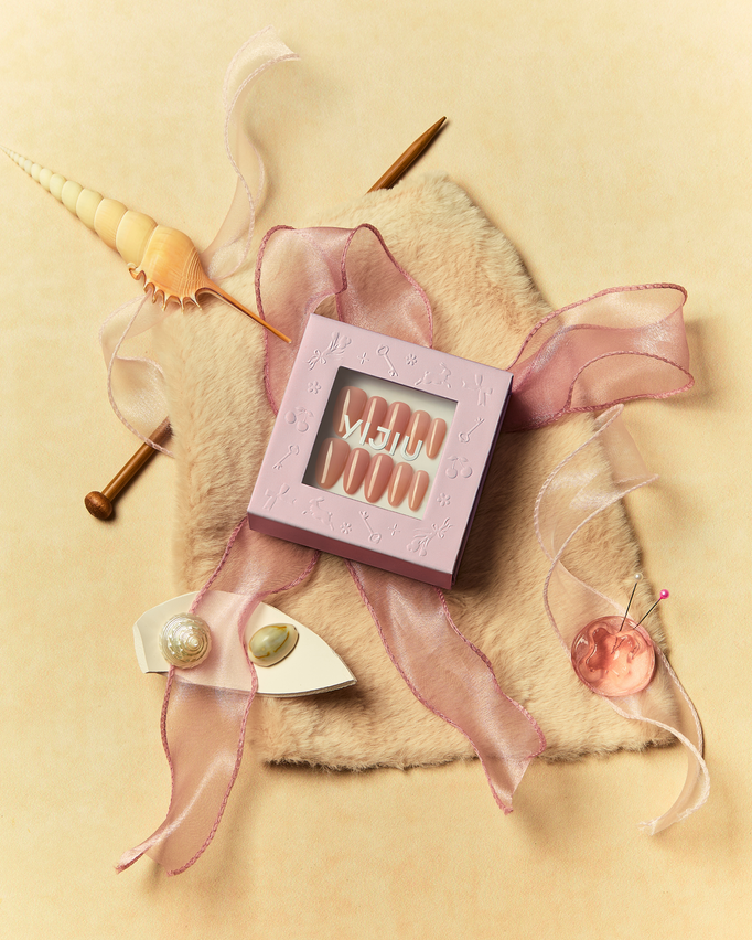 YIJIU: For Girls With Taste. Gel Press-On Nails & Lifestyle