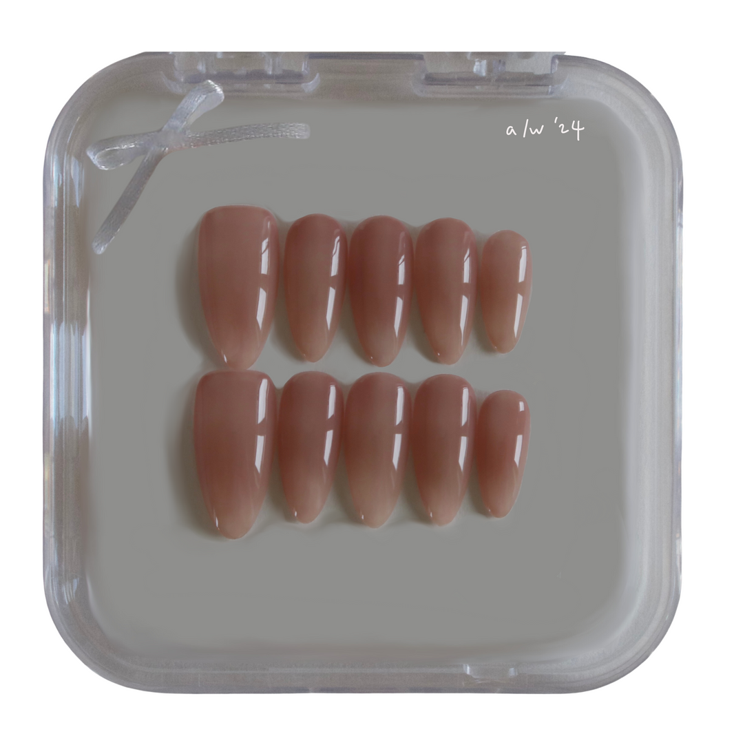 YIJIU – Handmade Press-On Nails – Hand-sculpted Designs